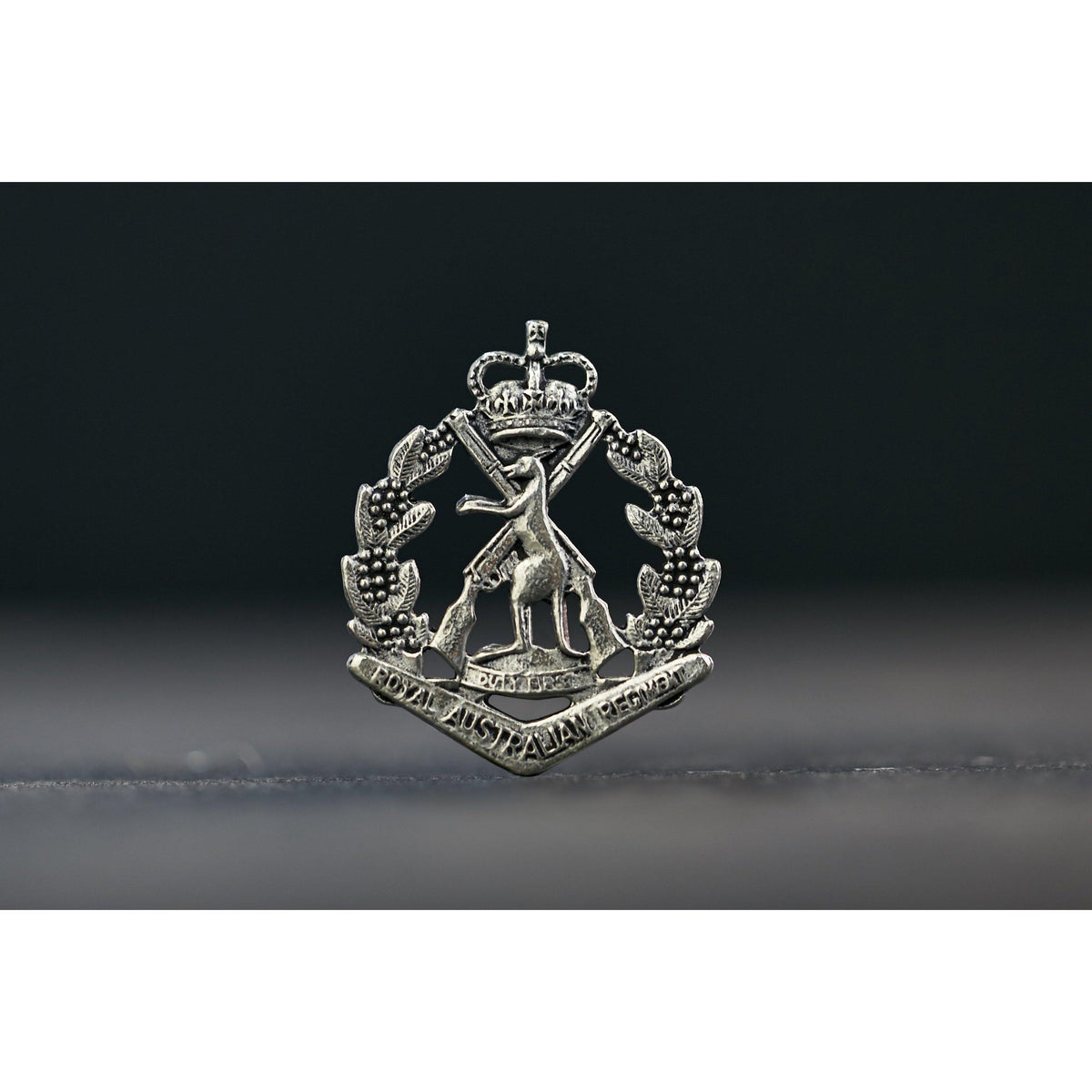 The Royal Australian Regiment Pewter Lapel Pin (RAR) – Buckingham Pewter